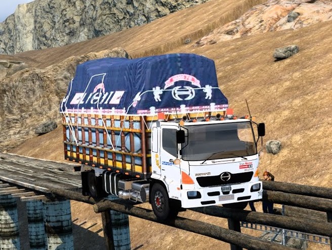 Hino 500 Truck + Cargos v1.1 (1.43.x) - ETS2 mods download